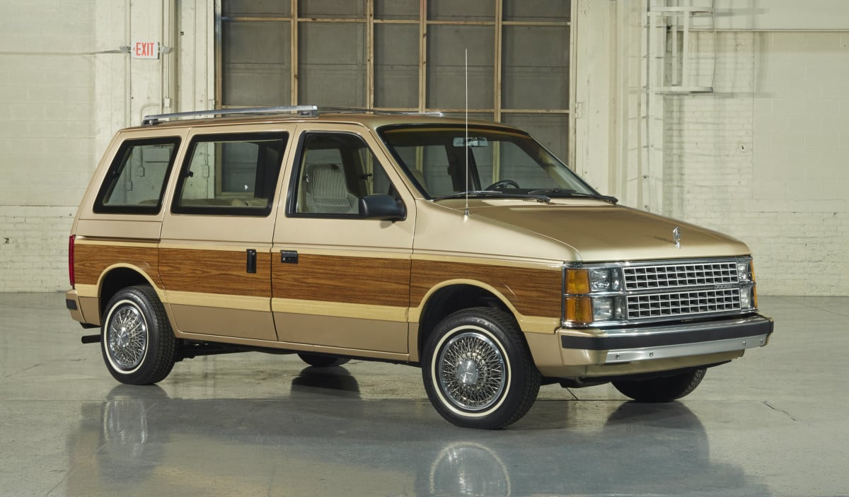 The world's first MPVs – Renault Espace and Dodge Caravan | Torque