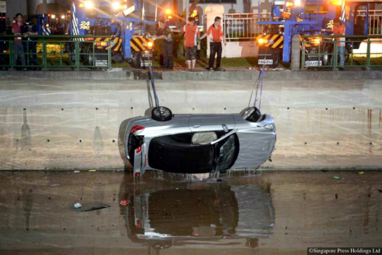 How to escape from a sinking car | Torque