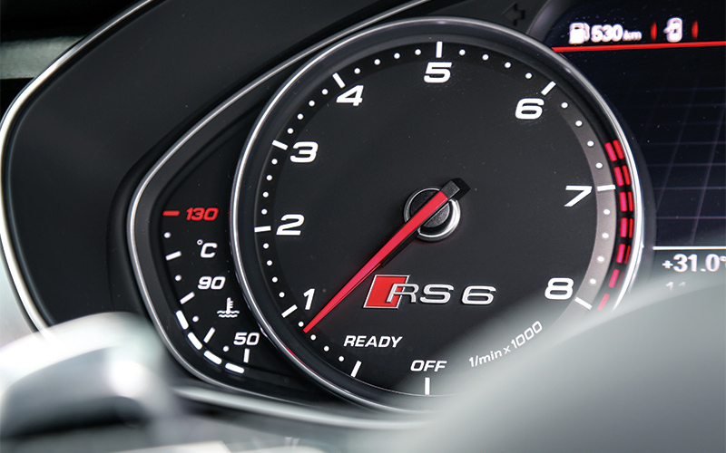 Group Test: Audi RS6 Avant vs Audi R8 V10 | Torque