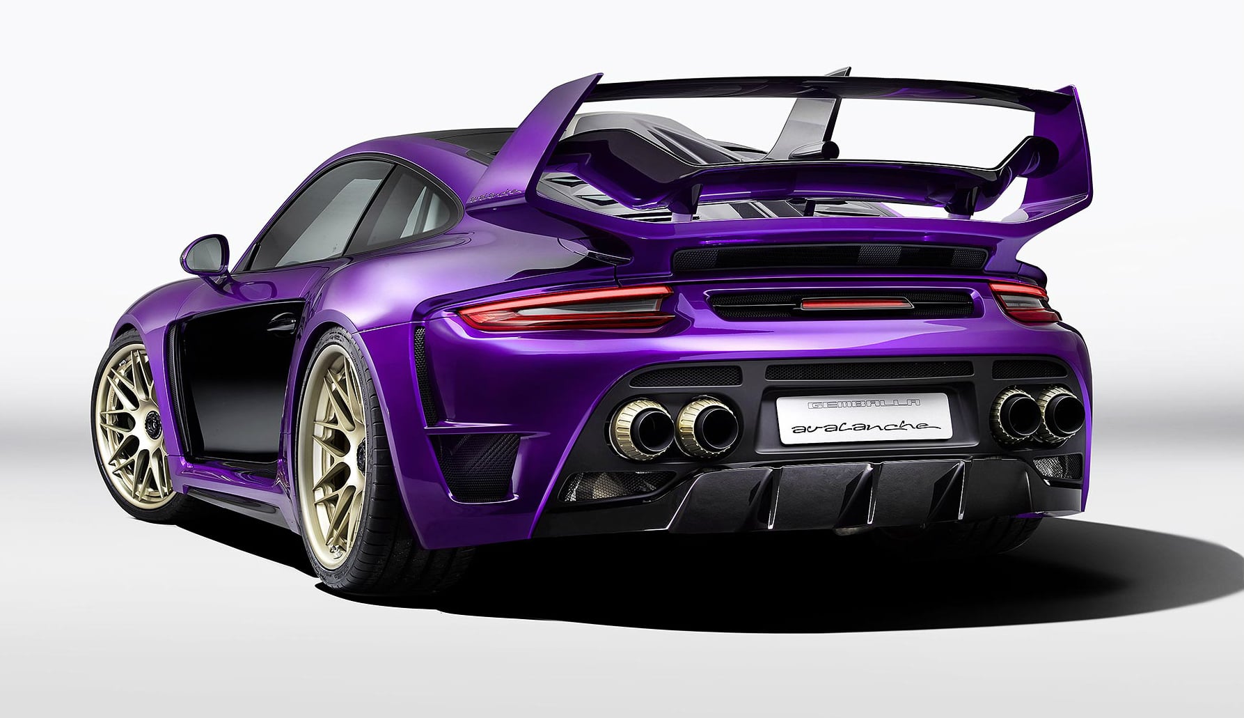 Gemballa Avalanche is a 820bhp/950Nm mod job based on the Porsche 911 ...