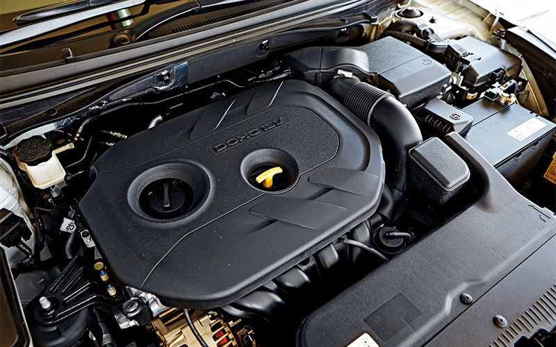 Group Test: New Hyundai Sonata 2.0 vs Old Hyundai Sonata 2.0 | Torque