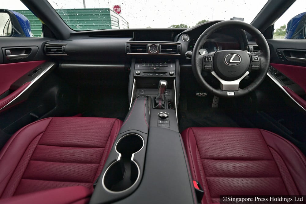 Lexus IS200t review | Torque