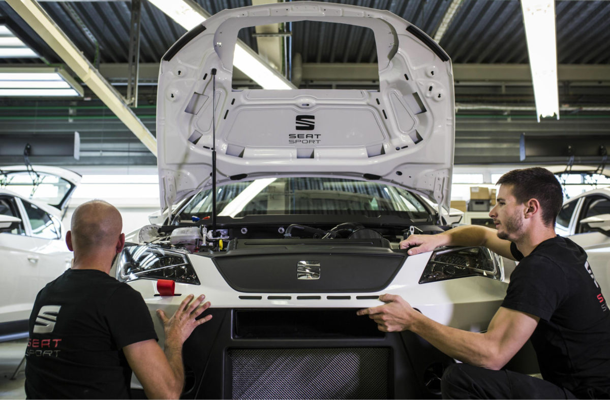 Does a racing car have more parts than a racing bike? | Torque