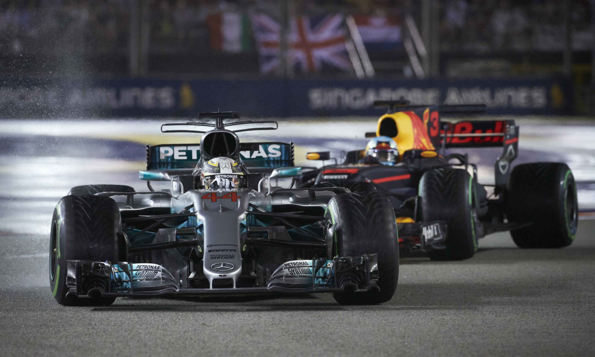 Lewis Hamilton wins 2017 F1 Singapore Grand Prix | Torque