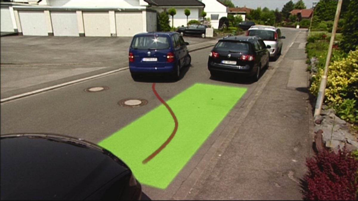 Using a car's self-parking feature for the first time | Torque