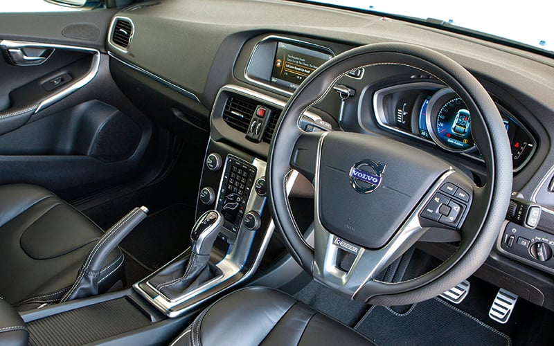 Volvo V40 T4 R-Design is a Swedish hot hatch | Torque