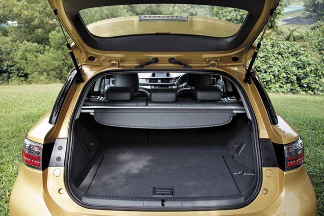 Lexus CT200h review | Torque