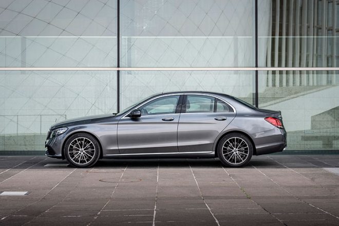 Mercedes-Benz C200 has been updated with 6500 new components