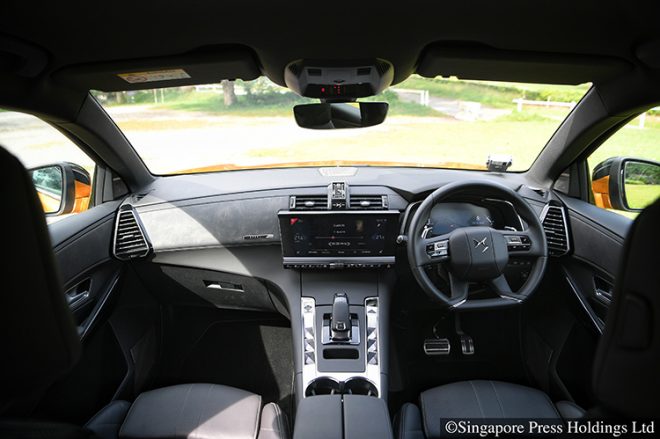 DS 7 Crossback is a luxurious and advanced French sports utility vehicle