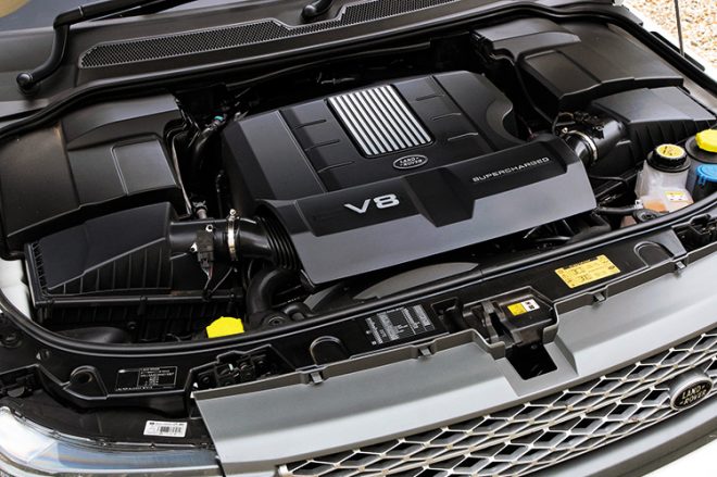 Range Rover Sport is a powerful and luxurious off-roader for footballers