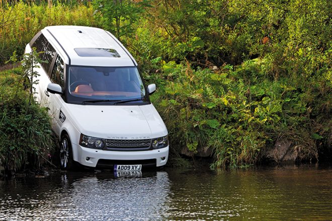 Range Rover Sport is a powerful and luxurious off-roader for footballers