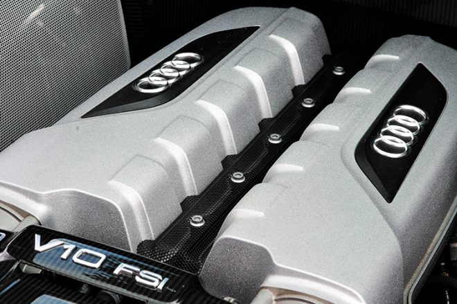 Audi R8 V10 with a 6-speed manual gearbox is a tactile driving experience