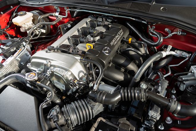 Mazda MX-5 RF goes up against its soft-top sibling | Torque