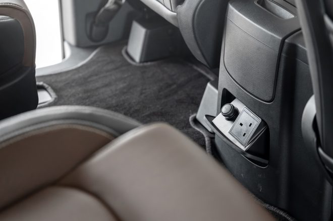 Maxus G10 Executive review: Colossal corporate mover | Torque