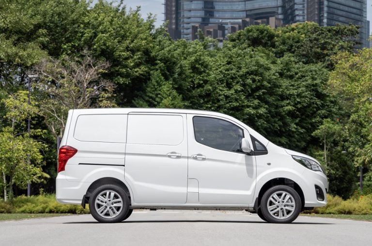 BYD T3: An electric commercial revolution | Torque