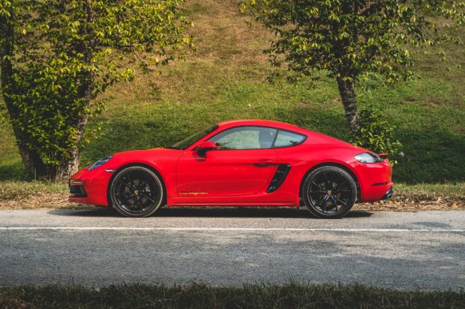 Porsche 718 Cayman is a mid-engine soul-stirrer | Torque