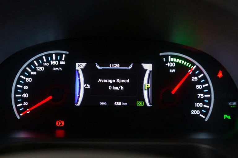 BYD M3e review: Heavy-duty MPV for the family | Torque