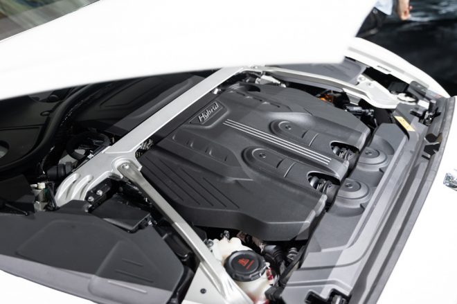 Bentley Flying Spur Hybrid arrives in Singapore | Torque