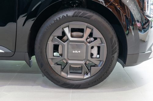 New Kia Carnival Hybrid makes Singapore debut | Torque