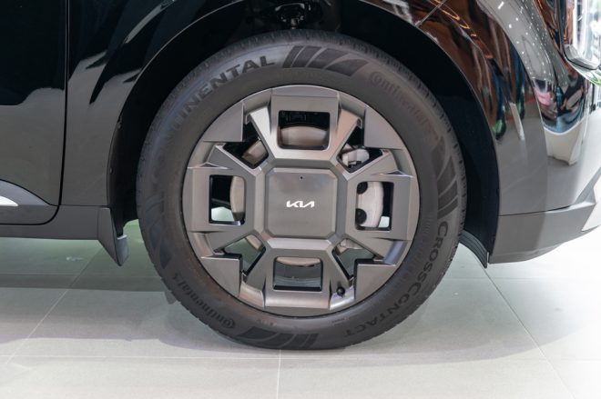 New Kia Carnival Hybrid makes Singapore debut | Torque